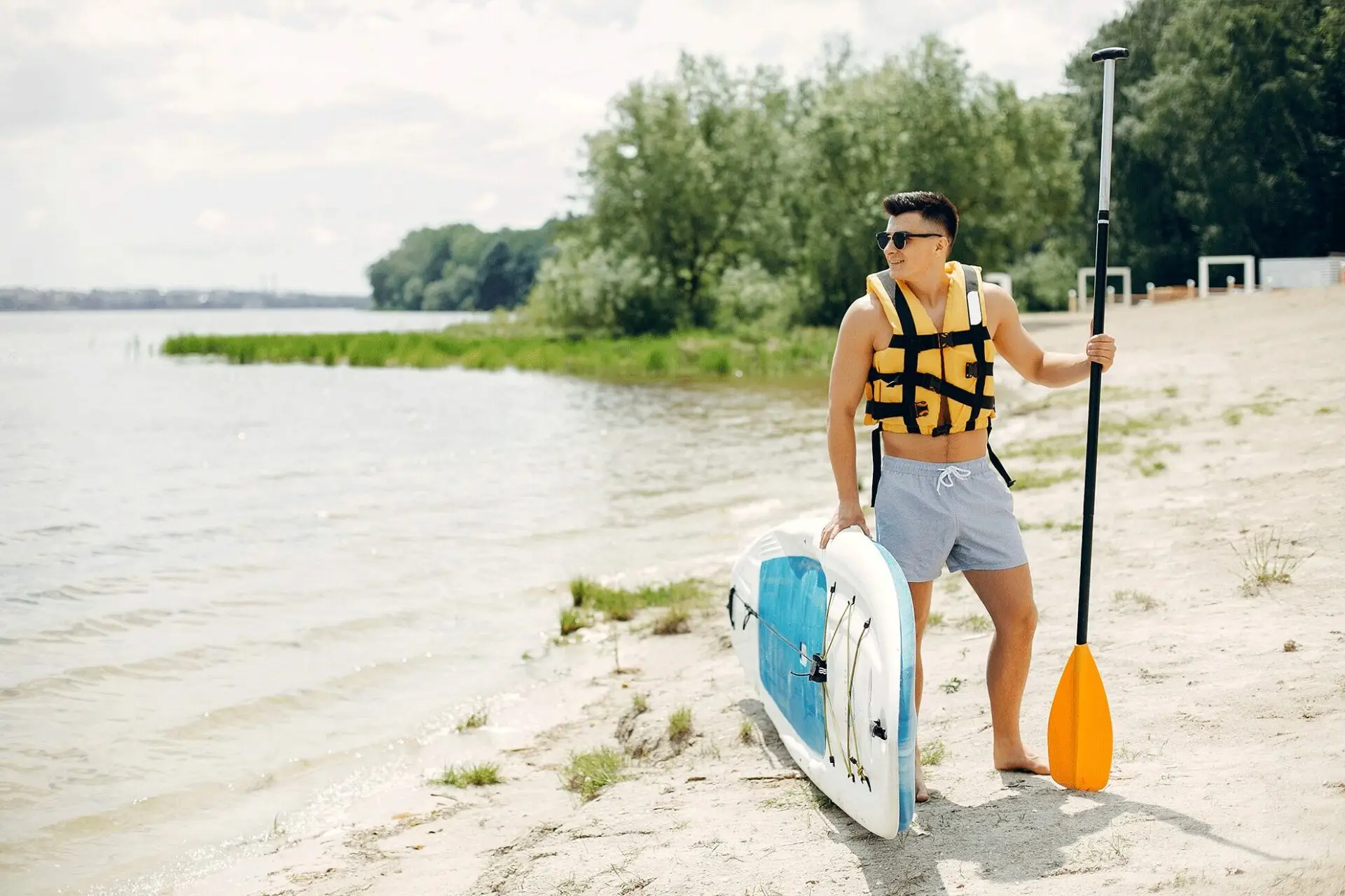 15 Great, Must Have Accessories for the Paddleboard - NakedAqua